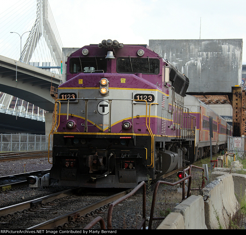 MBTA 1123 Outbounf to Fitchburgh on North Station Leads at 4:56 pm